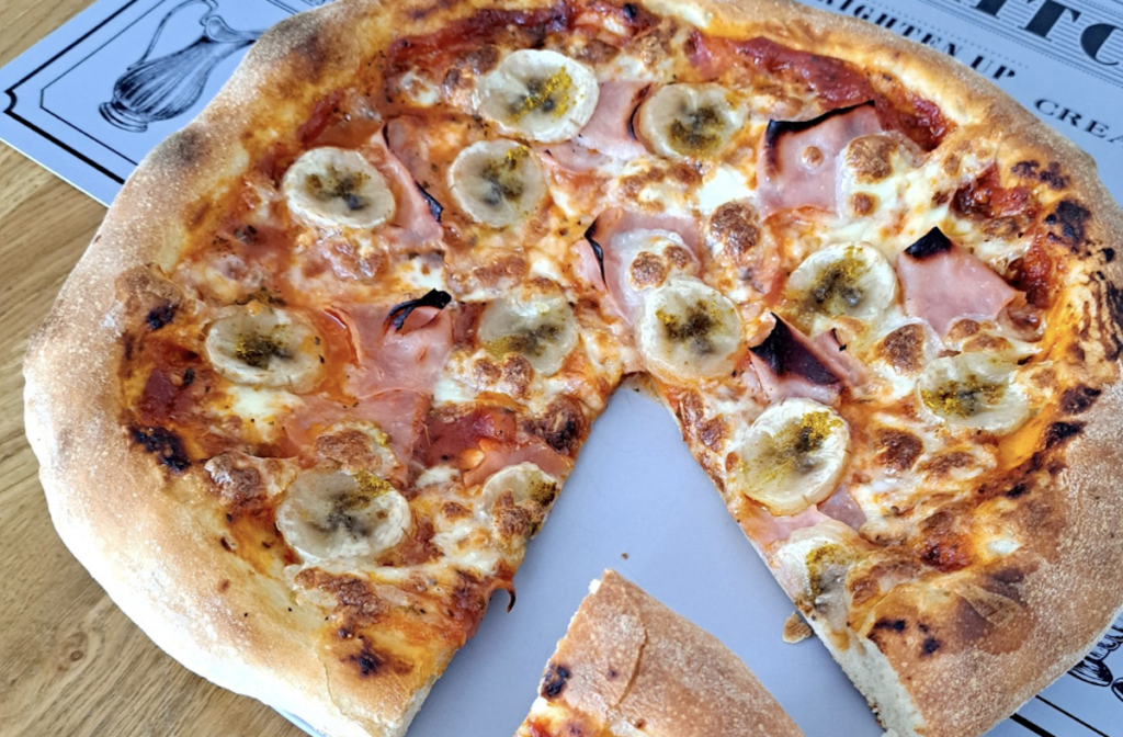 How Banana-and-Curry Pizza Became a Staple in This Nordic Country - PMQ Pizza